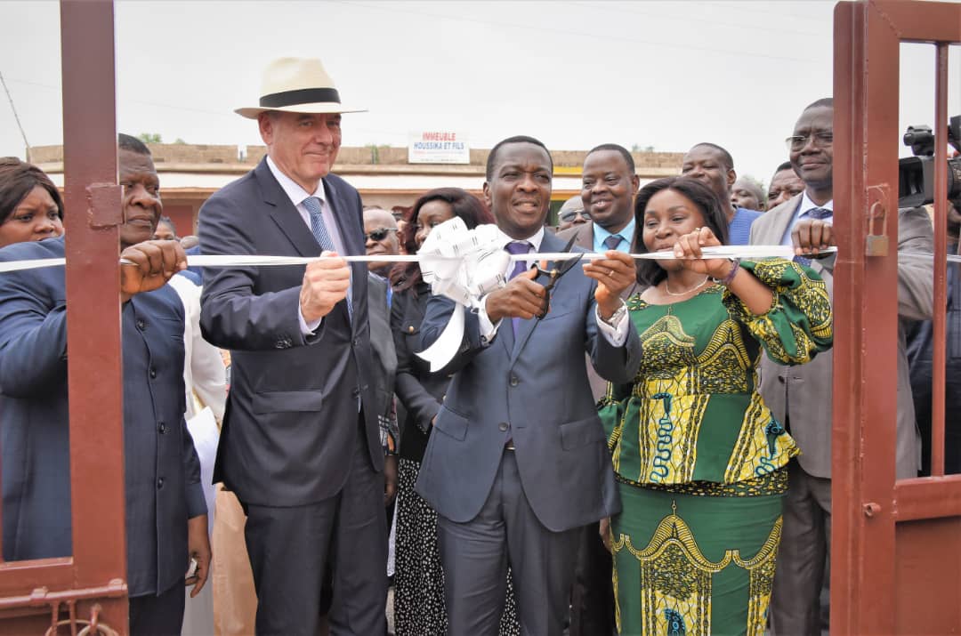 Togo : Le nouveau marché de Tsévié ainsi que la maison des jeunes et de ...
